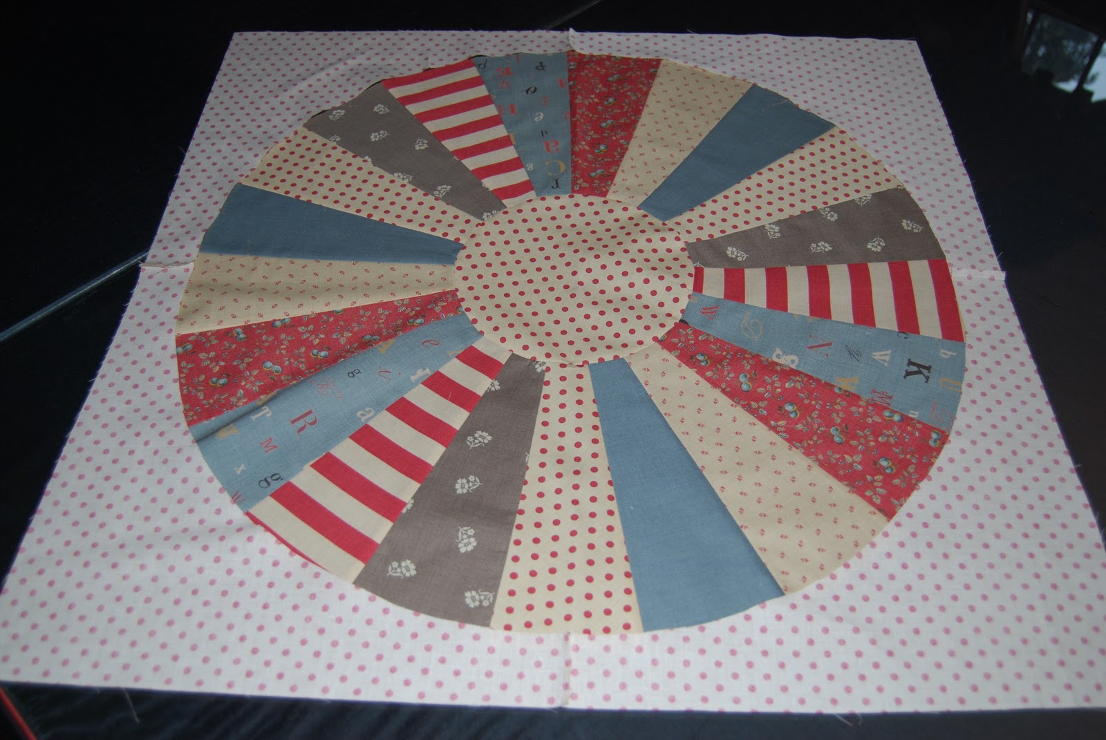 QAL - piecing the outer circle