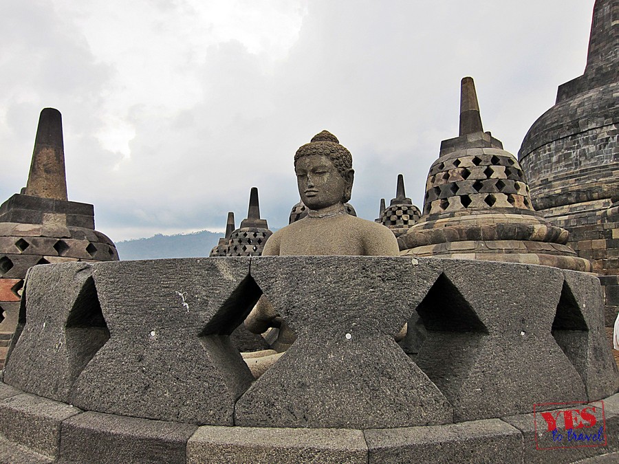 Ide 29+ Gambar Candi Borobudur Stupa