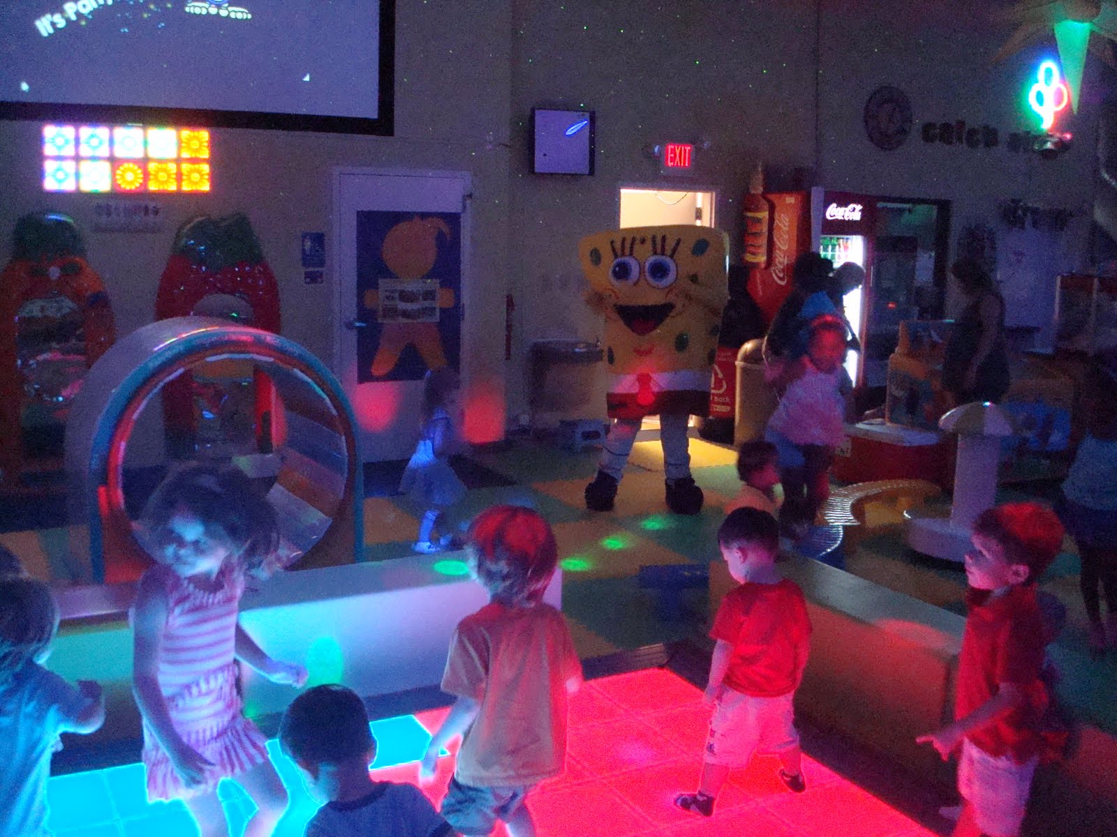 The Gay Girls...and Peter too.: Abbey's Catch Air 3rd Birthday Party!