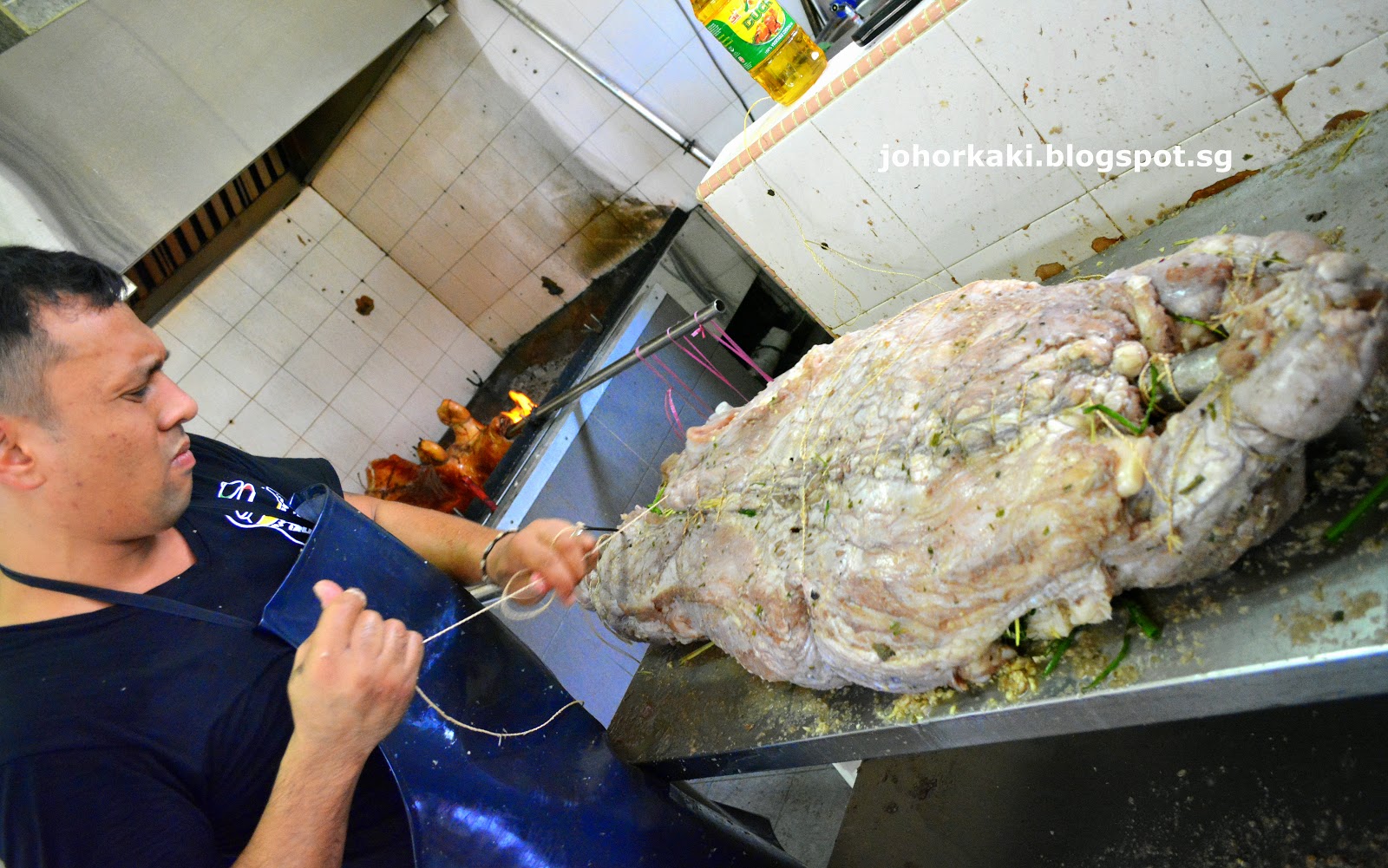 Singapore's First Lechon Buwaya BBQ Crocodile at SgKingCroc 鳄鱼大王 Food ...