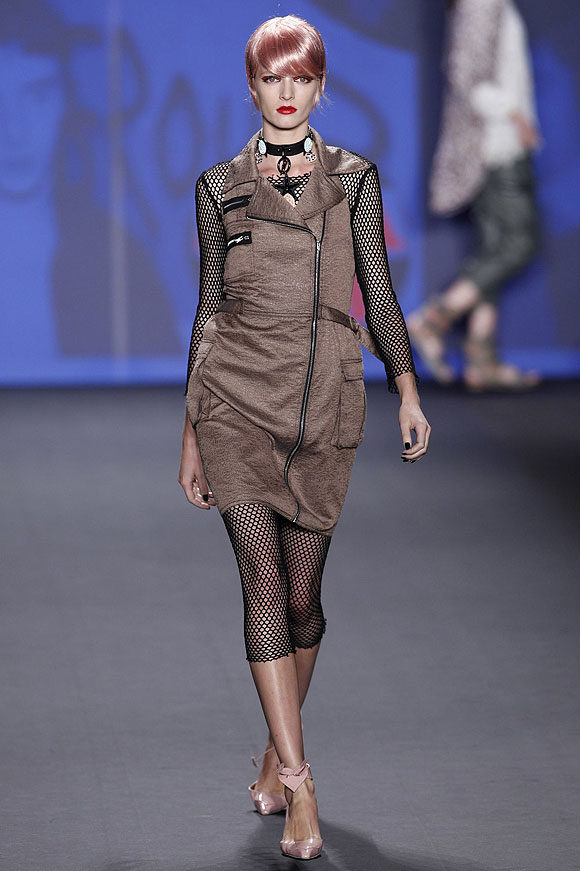 ANNA SUI - Young style Punk Fashion New York - FW - Printemps / été ...