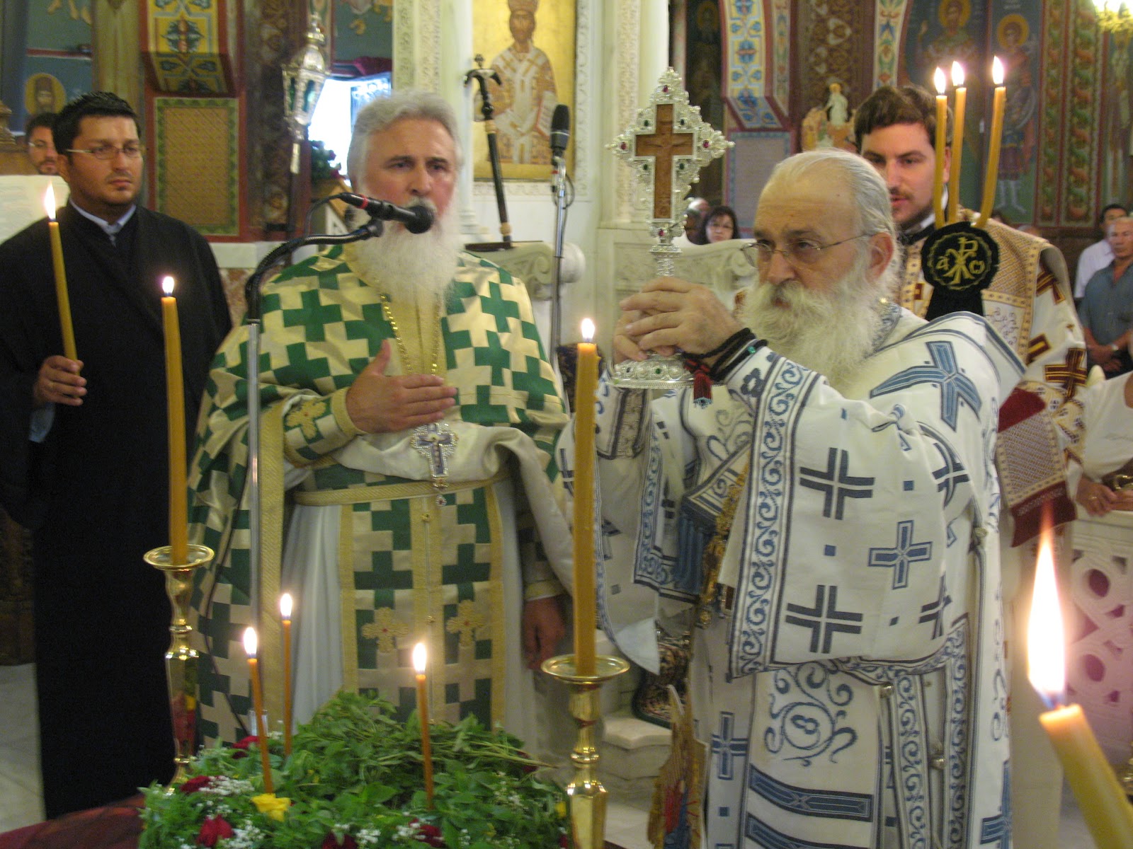 ΙΕΡΟ ΠΡΟΣΚΥΝΗΜΑ ΑΝΑΣΤΑΣΕΩΣ ΧΡΙΣΤΟΥ ΣΠΑΤΩΝ: Η ΥΨΩΣΗ ΤΟΥ ΤΙΜΙΟΥ ΣΤΑΥΡΟΥ