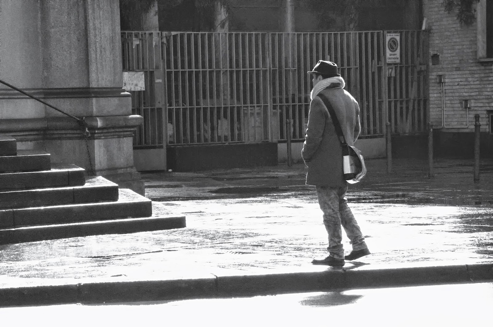 Torino In My eyes: Guy Outside The church San Tommaso