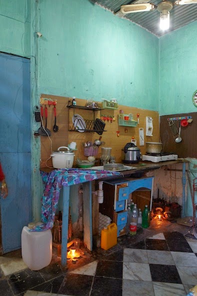 Introducing New Worlds With A Shrug: Insides: Cuban Kitchens