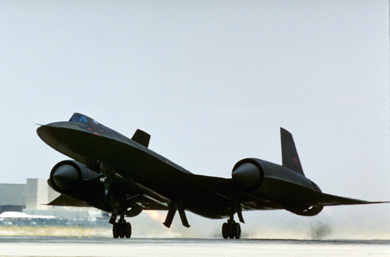 Faster plane on the earth .. SR -71 BLACK BIRD. | Pakistan Defence