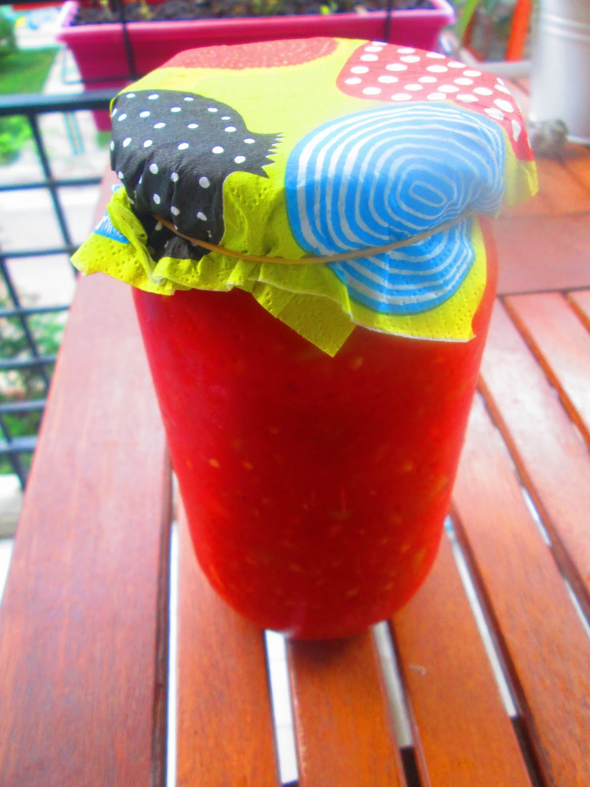 Tomaatteja ja anopin tomaattikastike