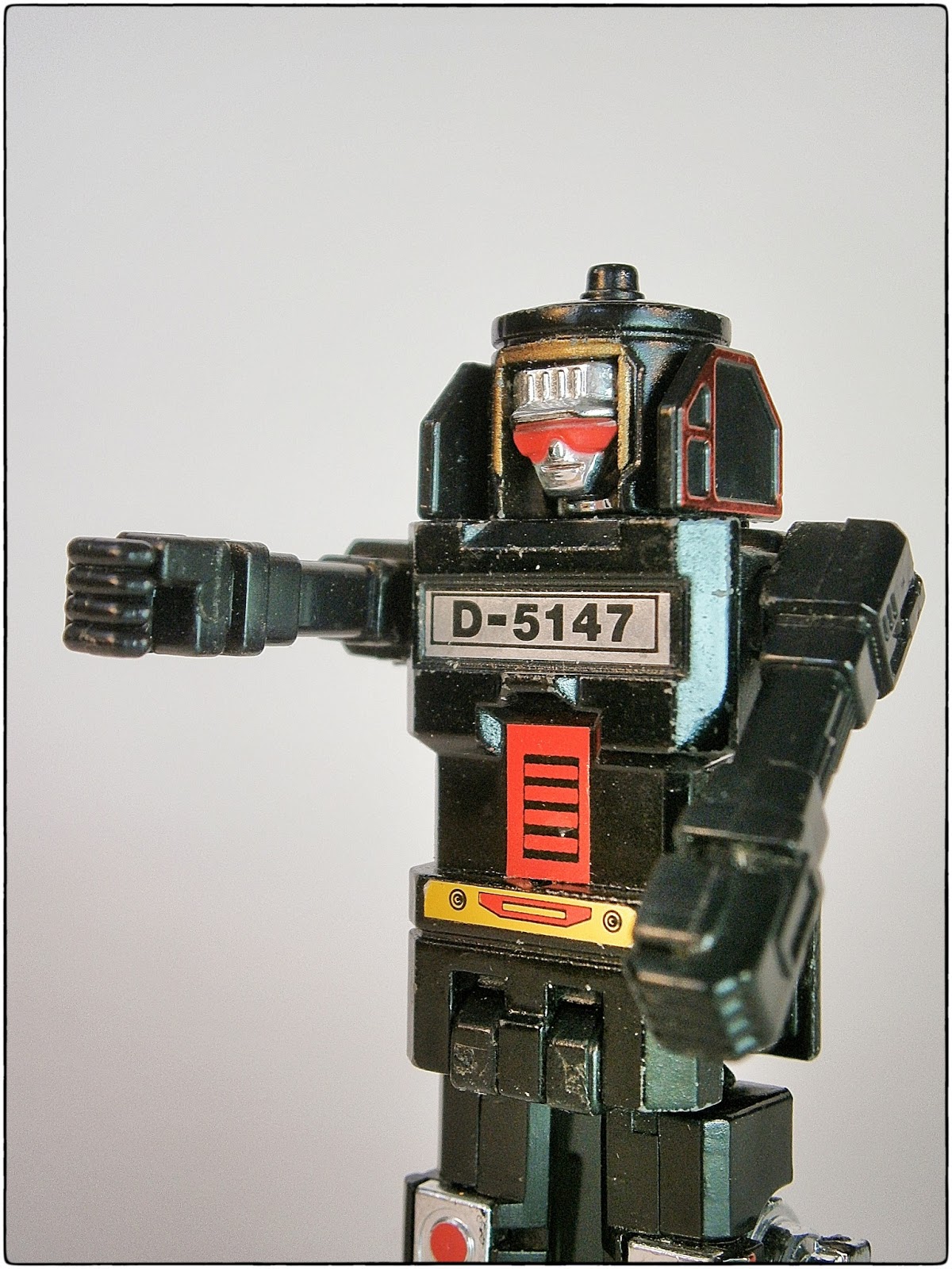 MechaGeezer's Toy Ramblings: Toy Review: Tonka Gobots Loco