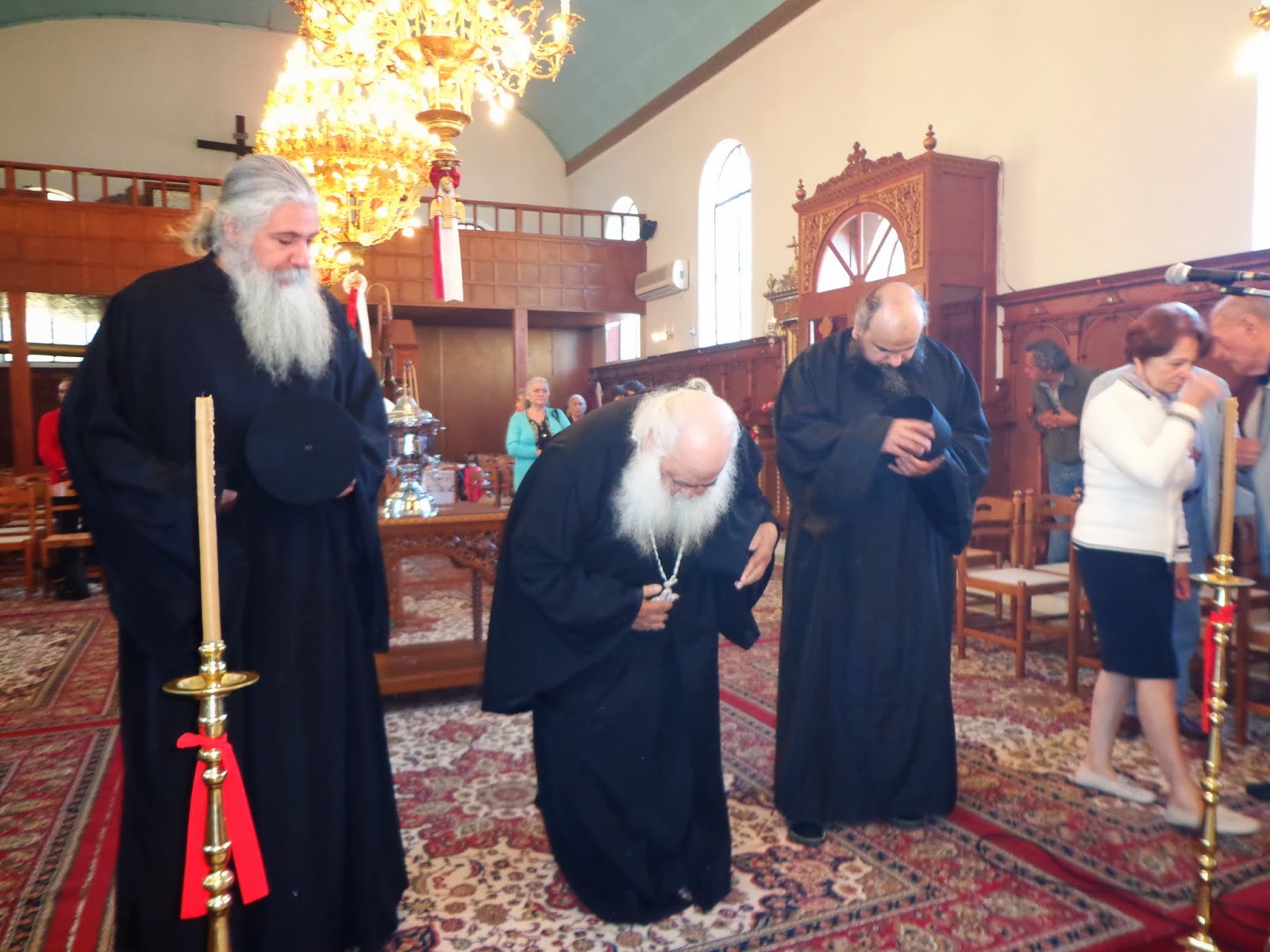Θαβώρειο Φως: Ο ΗΓΟΥΜΕΝΟΣ ΤΗΣ ΙΕΡΑΣ ΜΟΝΗΣ ΑΓΙΟΥ ΠΑΥΛΟΥ ΑΓΙΟΥ ΟΡΟΥΣ ΣΤΟΝ ...