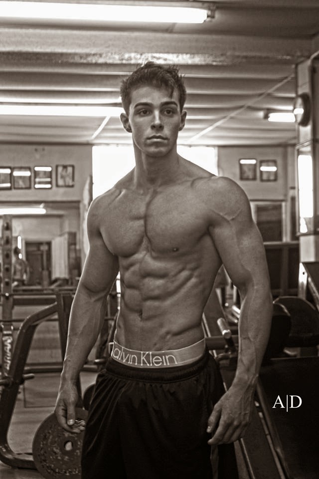 Bodybuilding Junction: Nico Scipione - 19 year old Bodybuilder - Tiny ...