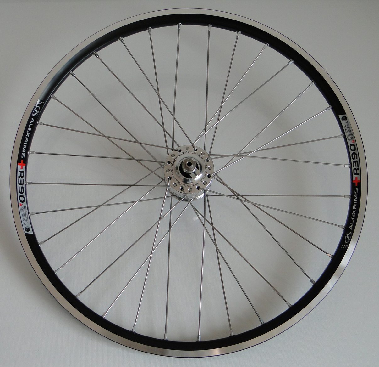 Custom Recumbent Wheels: Son Delux Alex R390 32 spokes