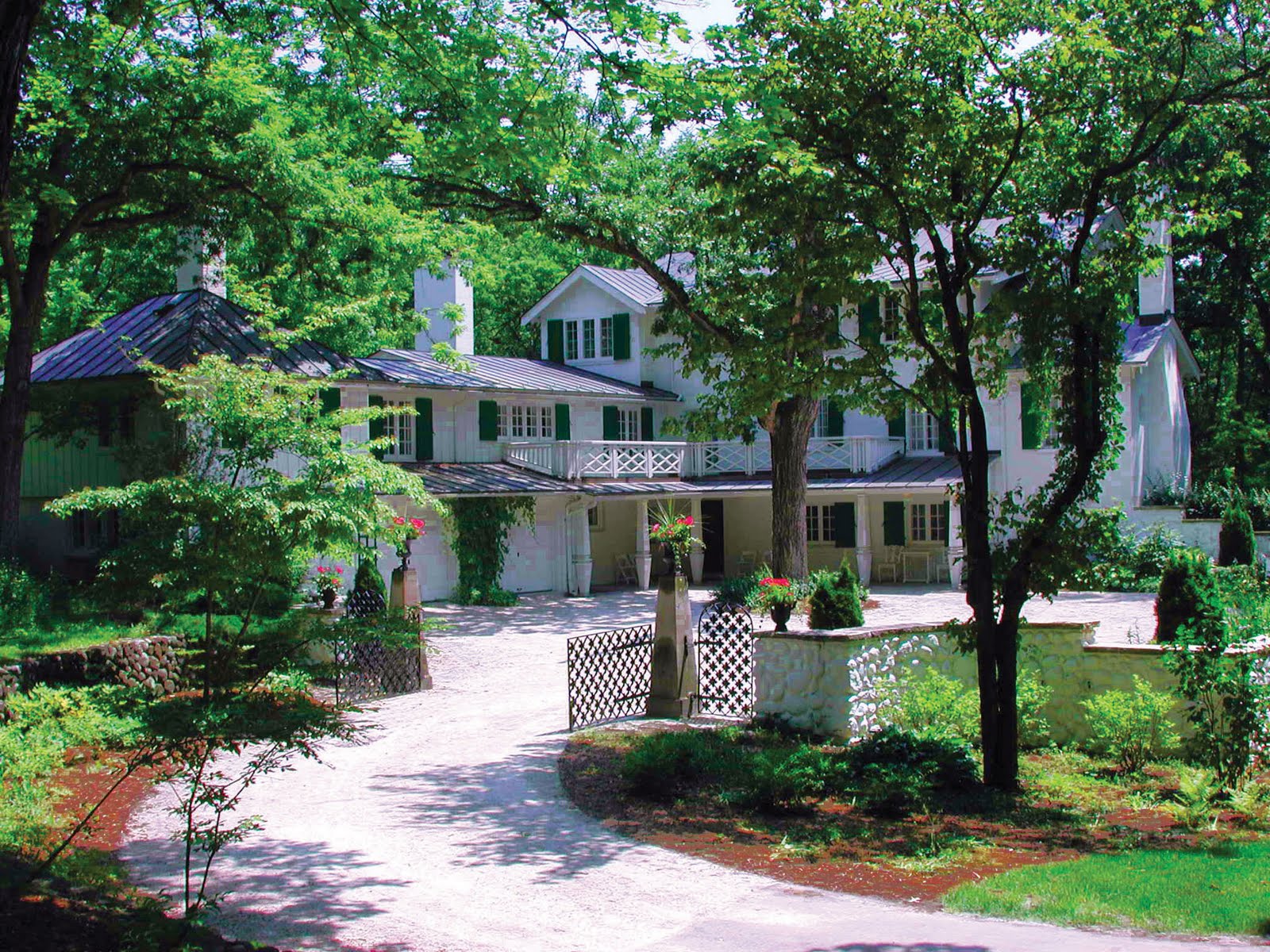 Pleasant Living: TEN CHIMNEYS