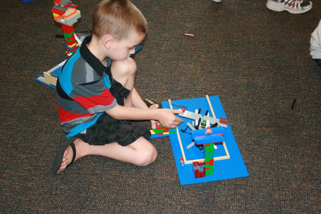 Kevin's Lego Designs: Lego Play Well & YMCA Lego camp - summer 2010
