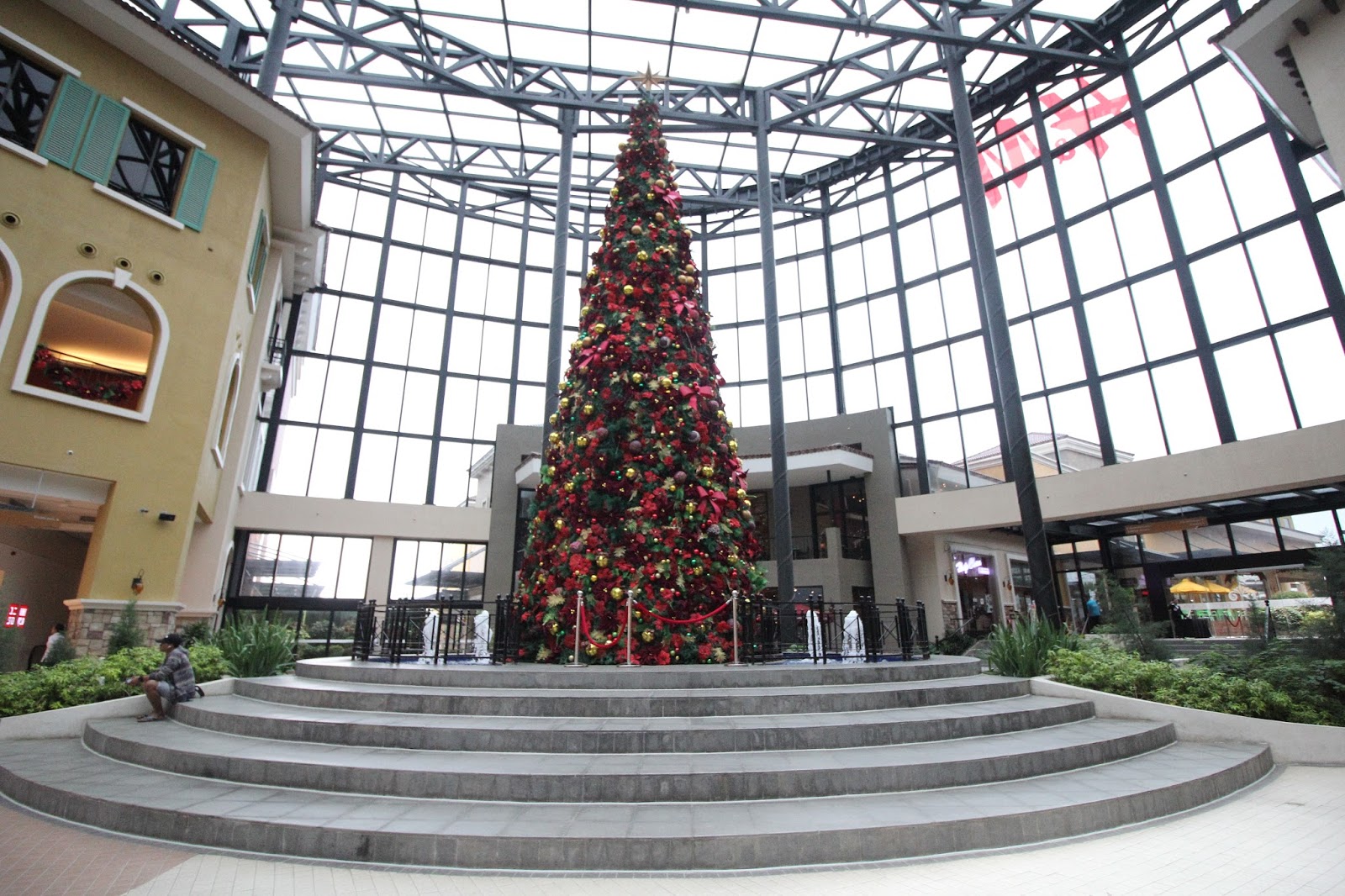 Enjoy #ChristmasFeels at the Evia Lifestyle Center in Vista Alabang ...