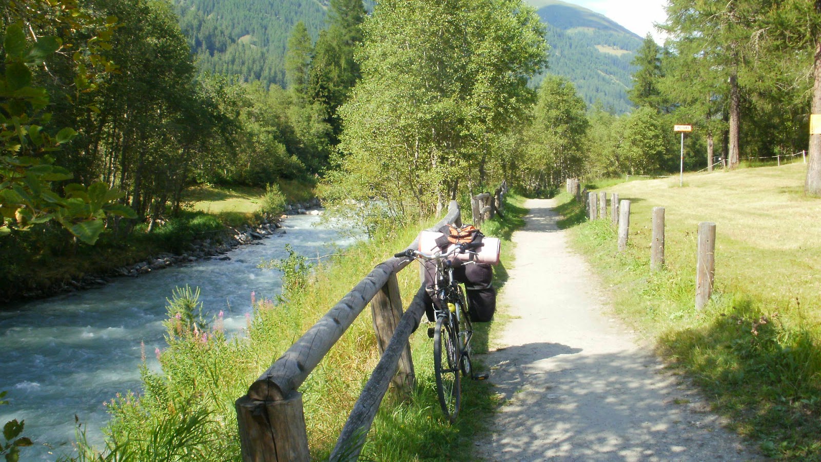 EXCURSII CU BICICLETA: Elvetia