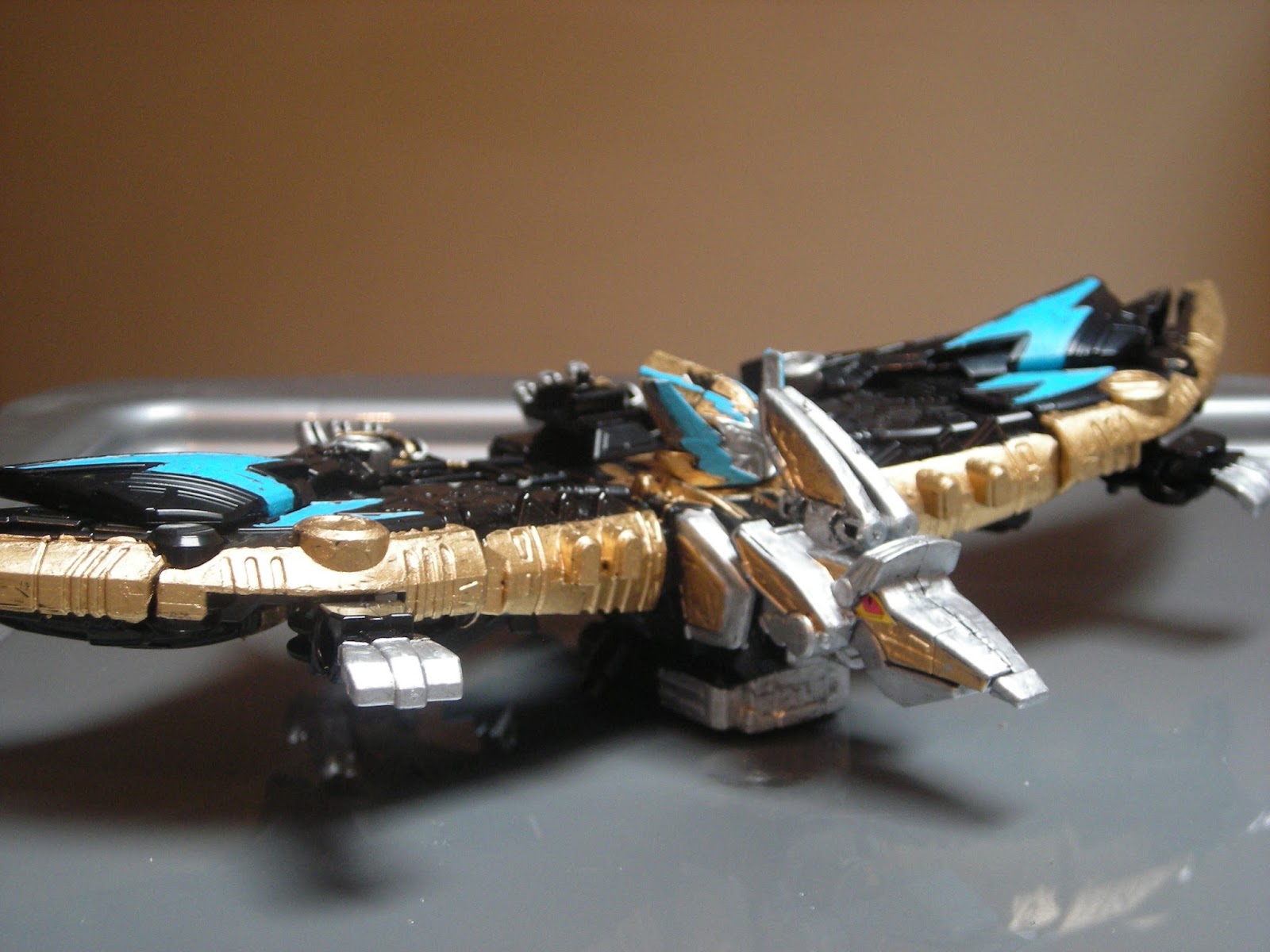 Kyoryu Gold Wallpaper