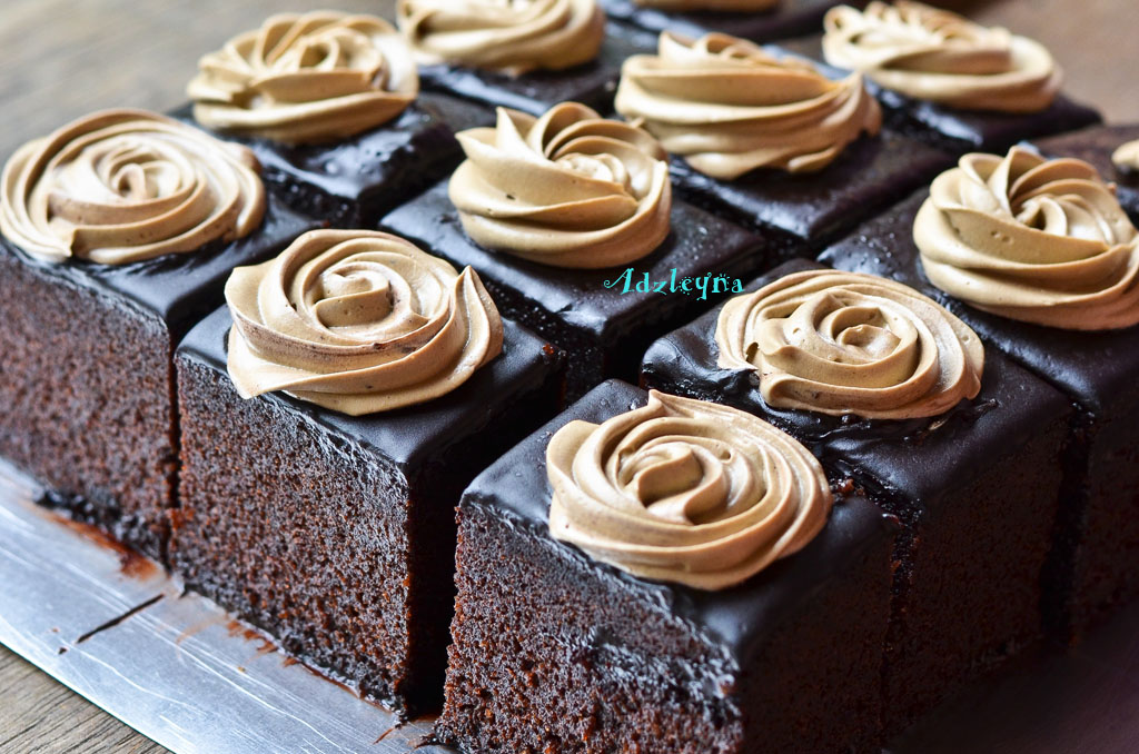 Adzleyna Bakery and Craft (ABC): Kek Coklat Moist: Coklat & Buttercream ...