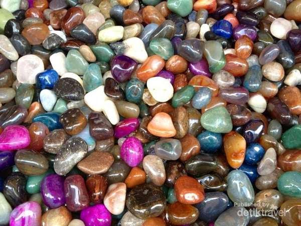 Batu Mulia Hasil Proses Geologi - Dapur Tambang