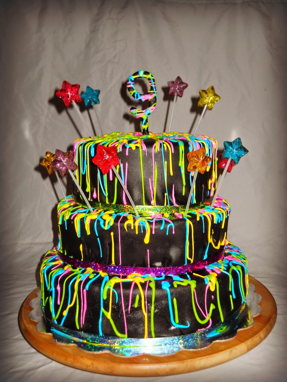 Mandy's cakes: 80's Themed neon cake