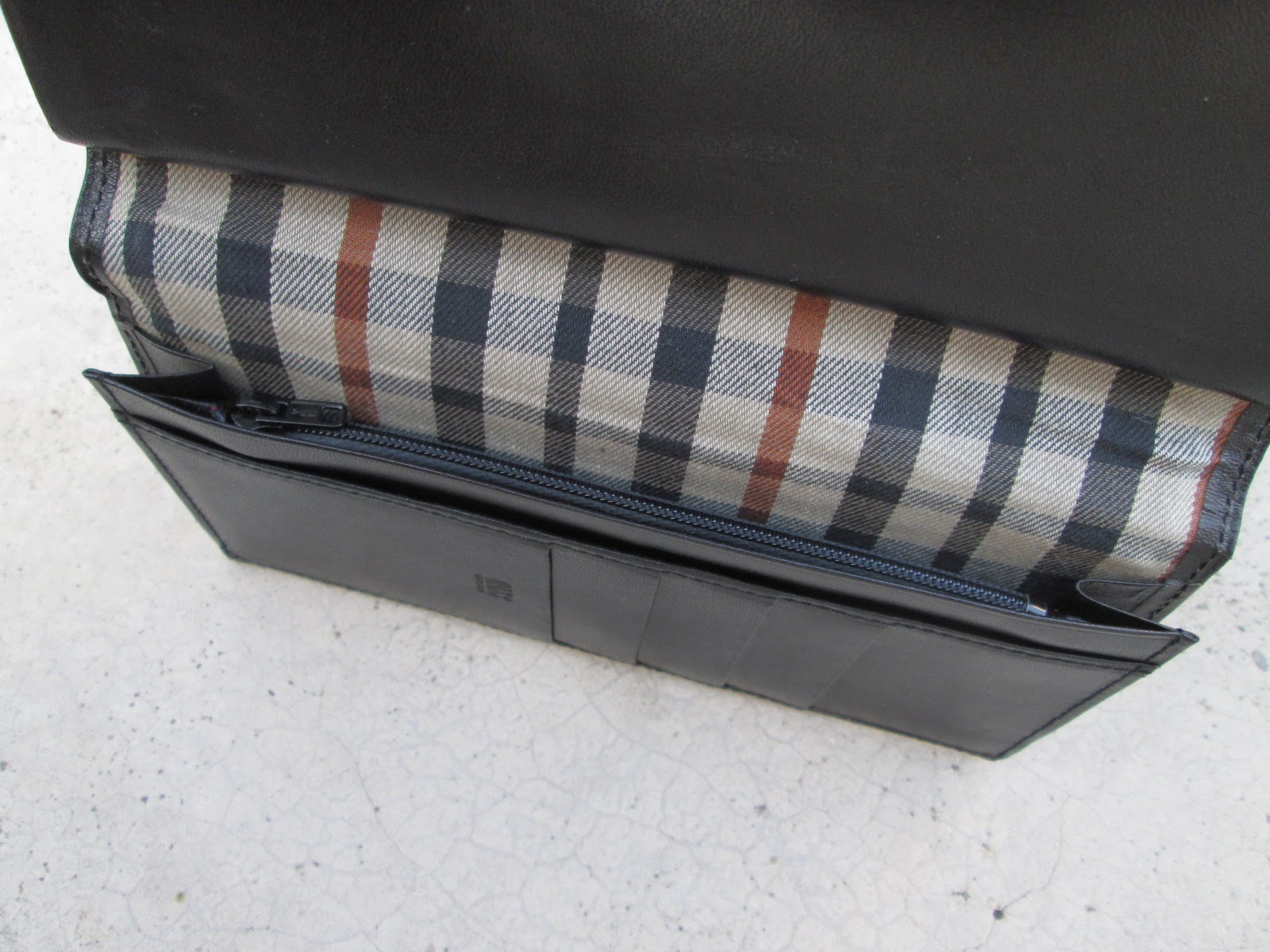 d0rayakEEbaG: Authentic DAKS England Long Wallet(SOLD)