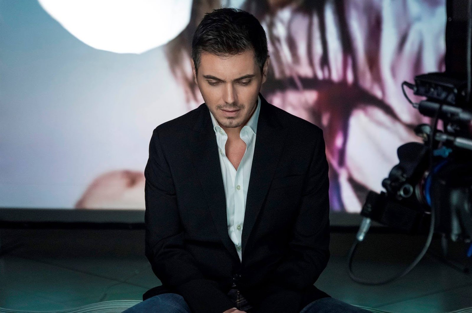 [ZONA DE DISCOS #35] Michalis Hatzigiannis - “Erotas Aggathi” | ESC ...