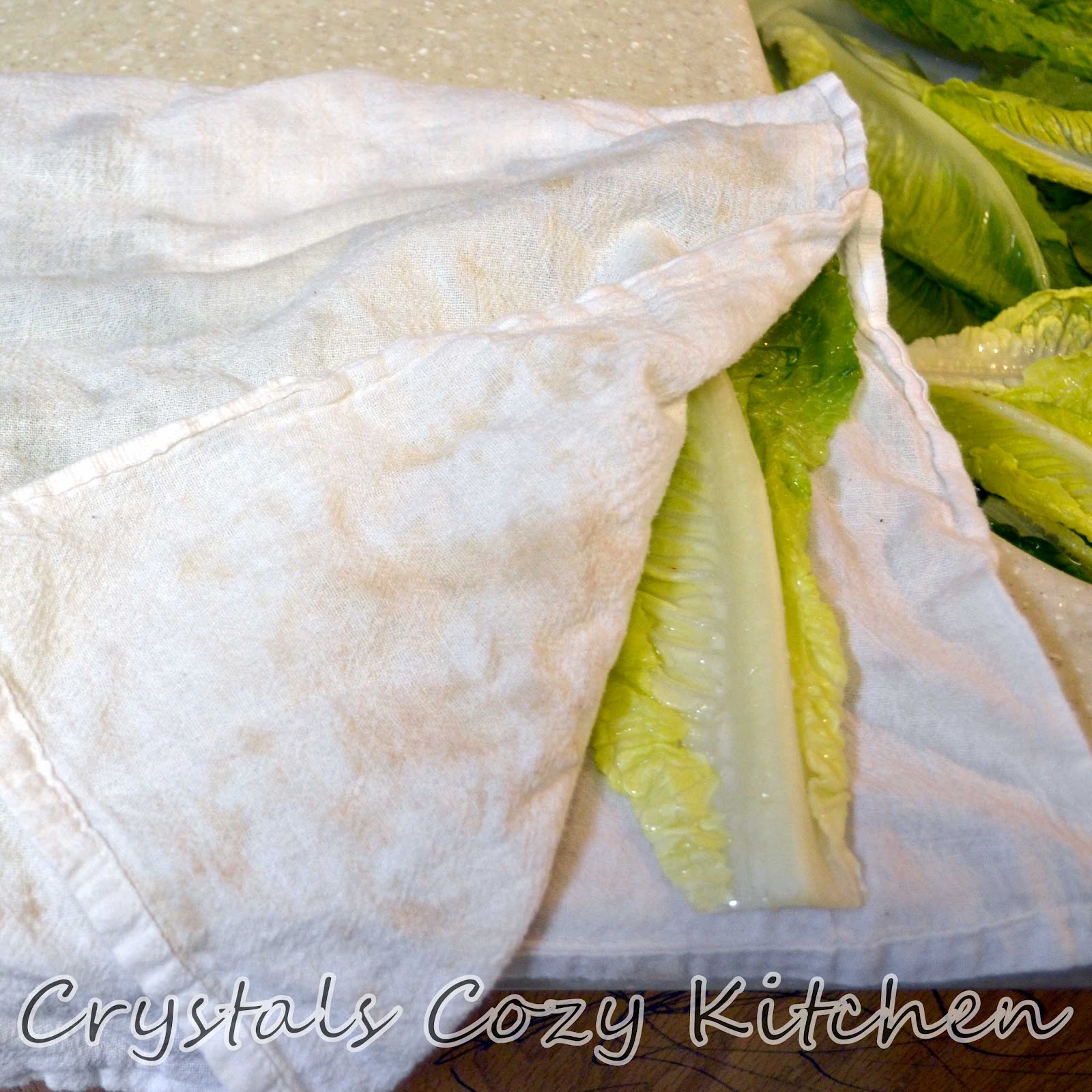 Crystal's Cozy Kitchen: Kitchen Tip: Keeping lettuce crisp longer