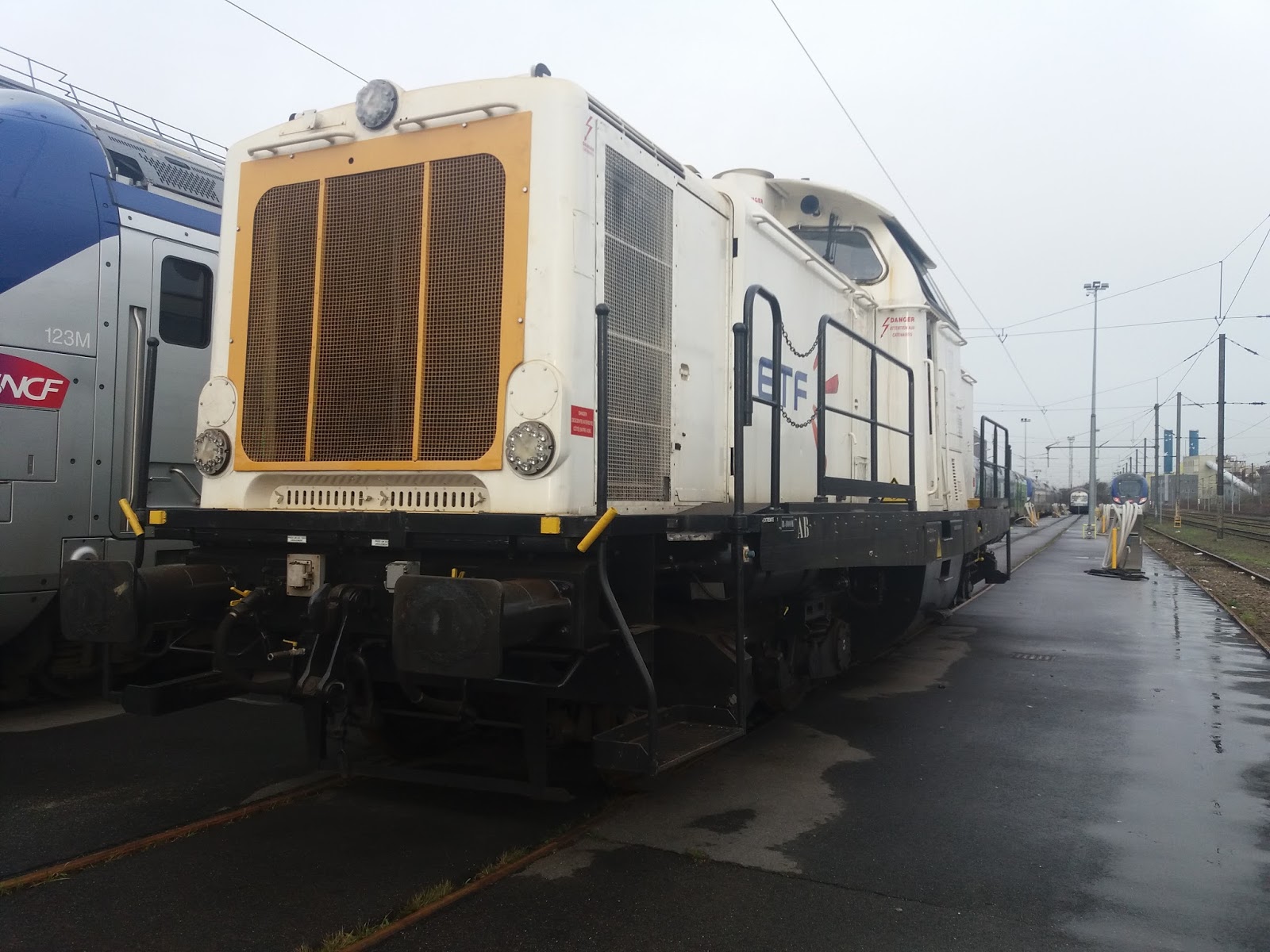 LA PASSION DU TRAIN: V212 à Lille par Théo L.