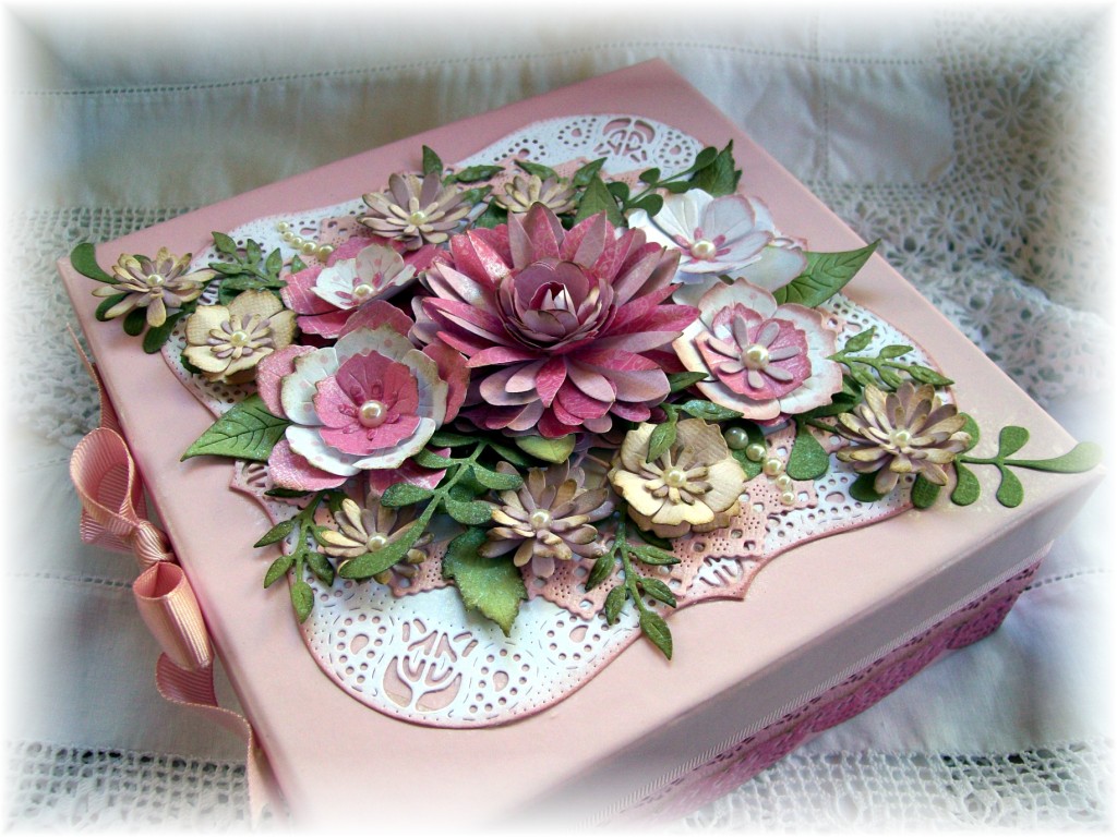 Delightfully Crazy: Flower Gift Box & Gift Tag