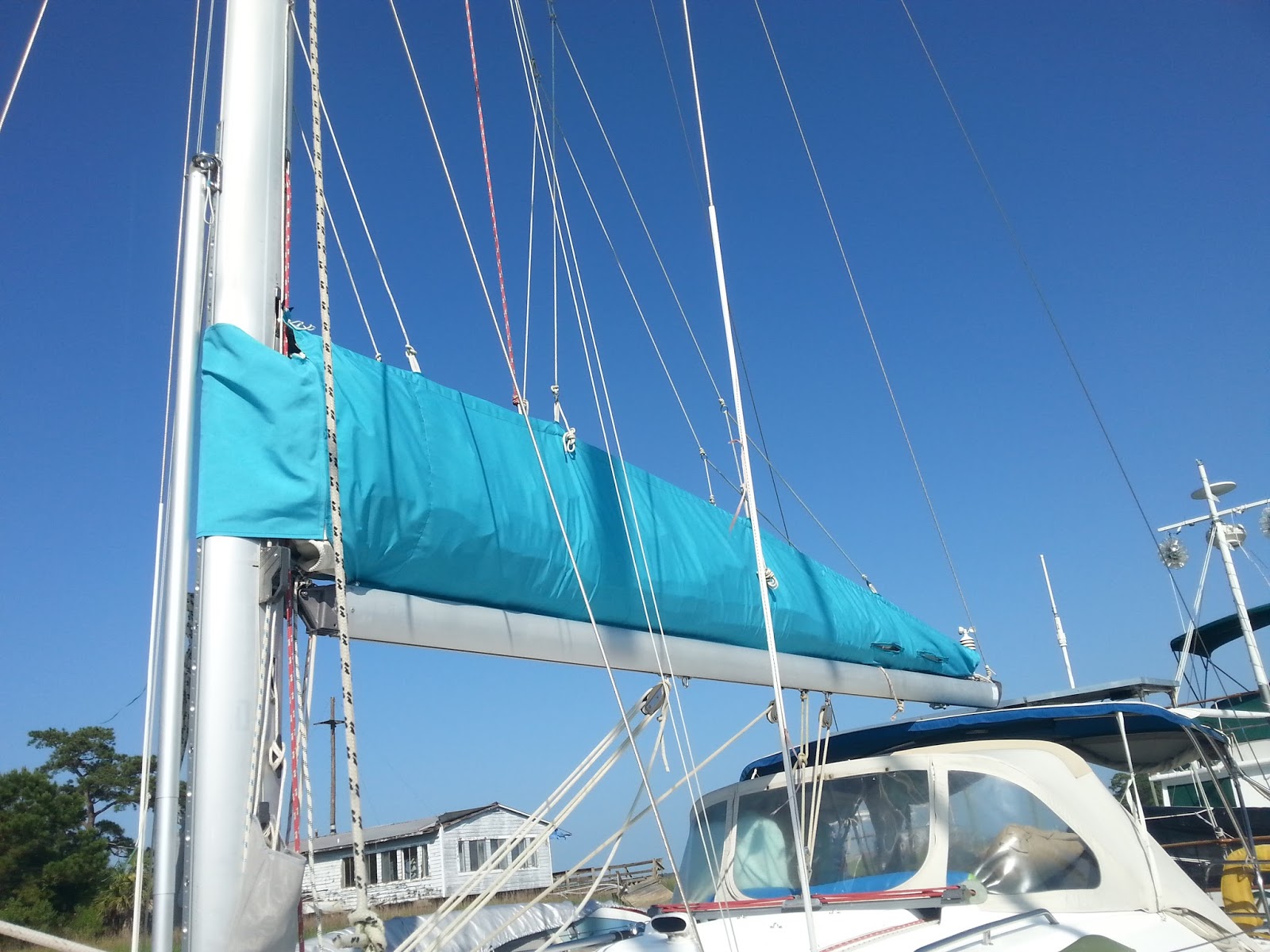 Sailing Luna Sea : Lazy Jack Bag? Check!