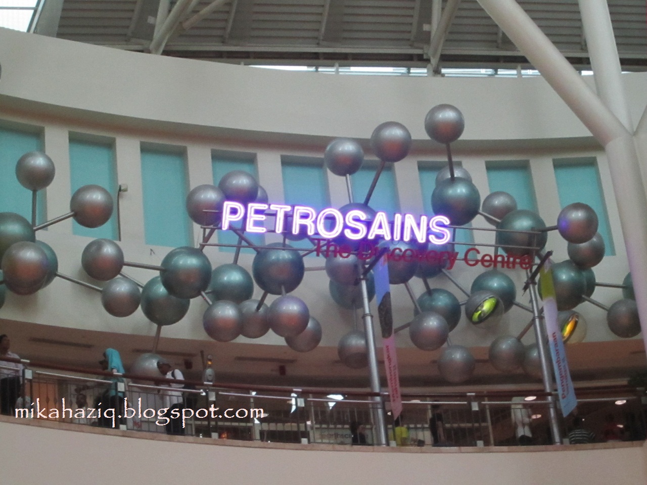 mikahaziq: Holiday in Malaysia With Kids : Petrosains Suria KLCC