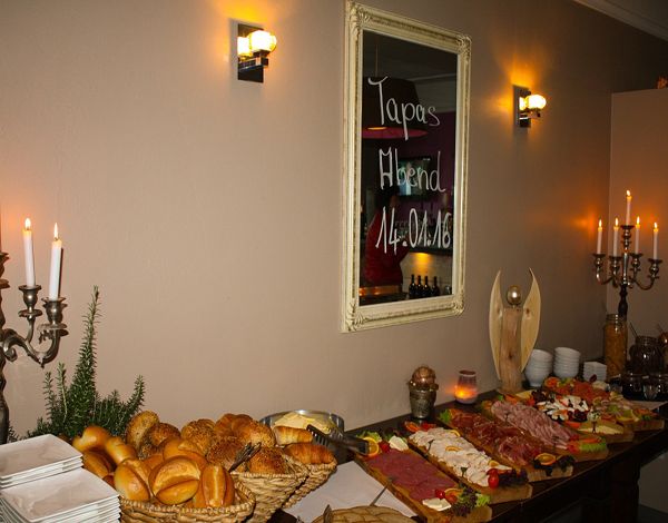 Aturan Standar Layanan Paket Buffet atau Prasmanan di Restoran