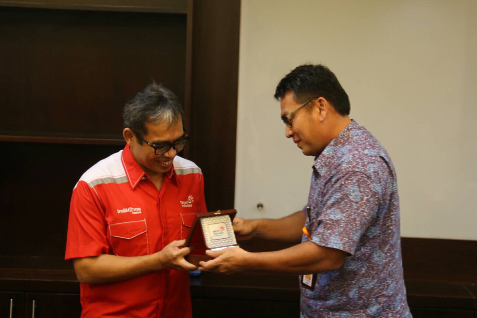 INTERNSHIP PT TELKOM INDONESIA Tbk. REGIONAL III JABAR: MAGANG DI PT ...