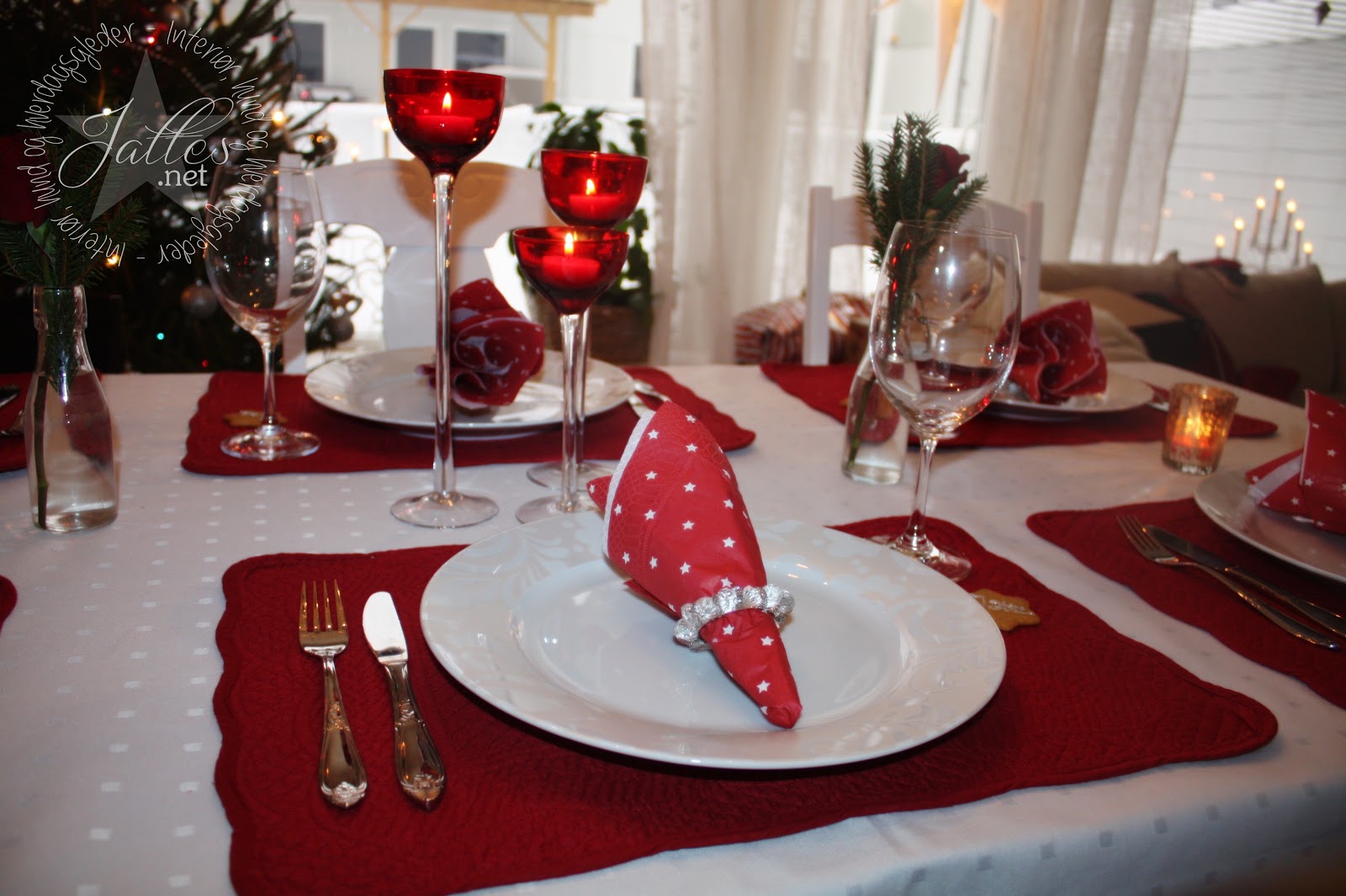 Jattes.net: Dekket bord på julaften