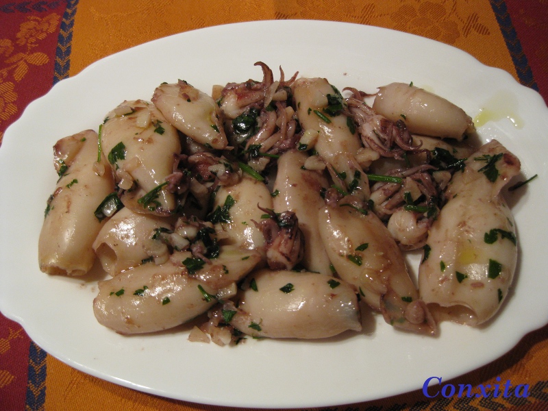 El Blog de Conxita: CHIPIRONES AL AJILLO