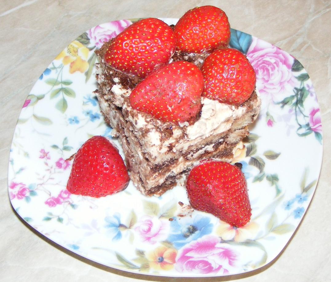Tiramisu cu capsuni | Preparatedevis.ro