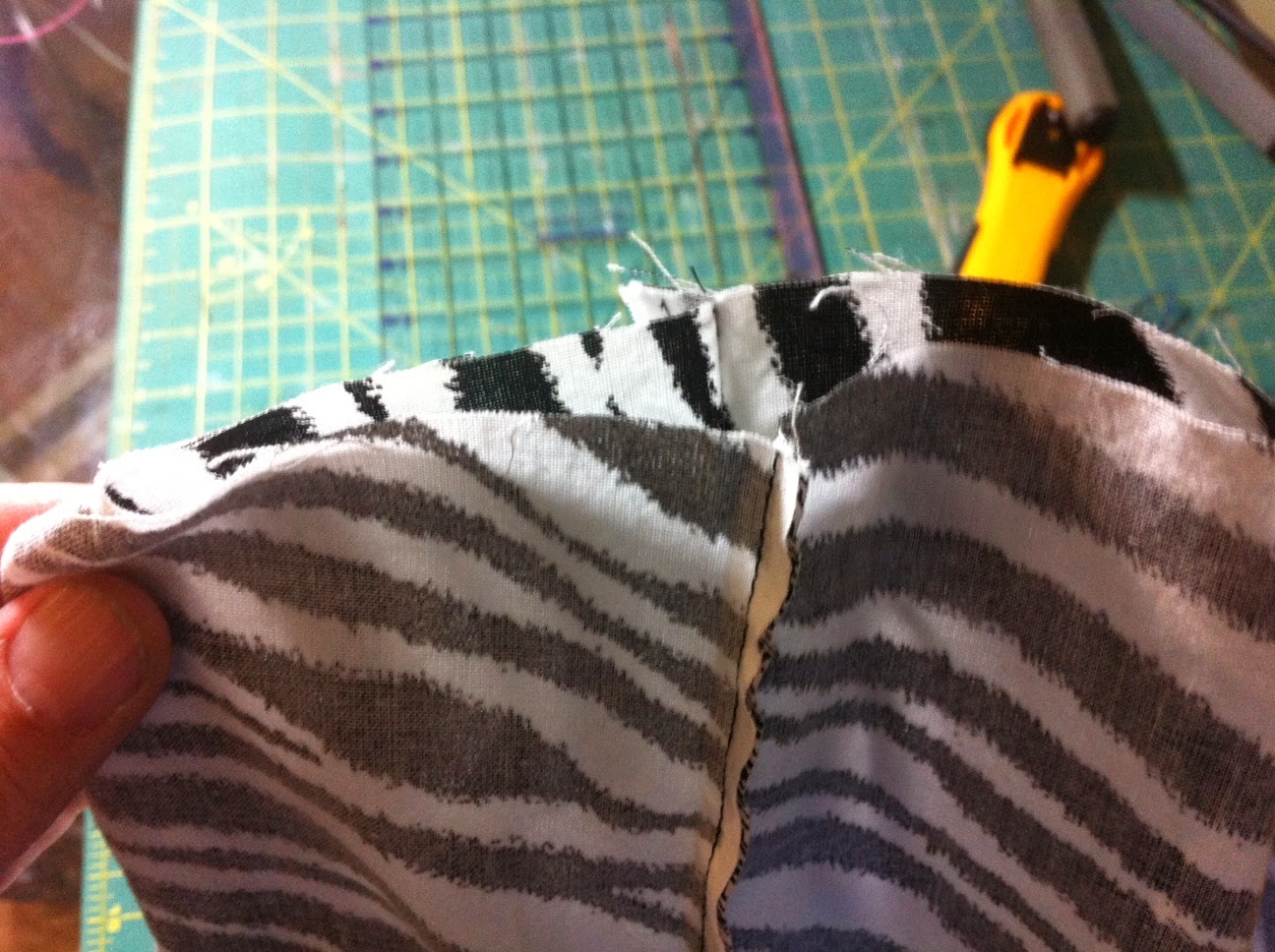 Just Sew -and don't forget to breathe!: Square Bottom Tote bag- with ...