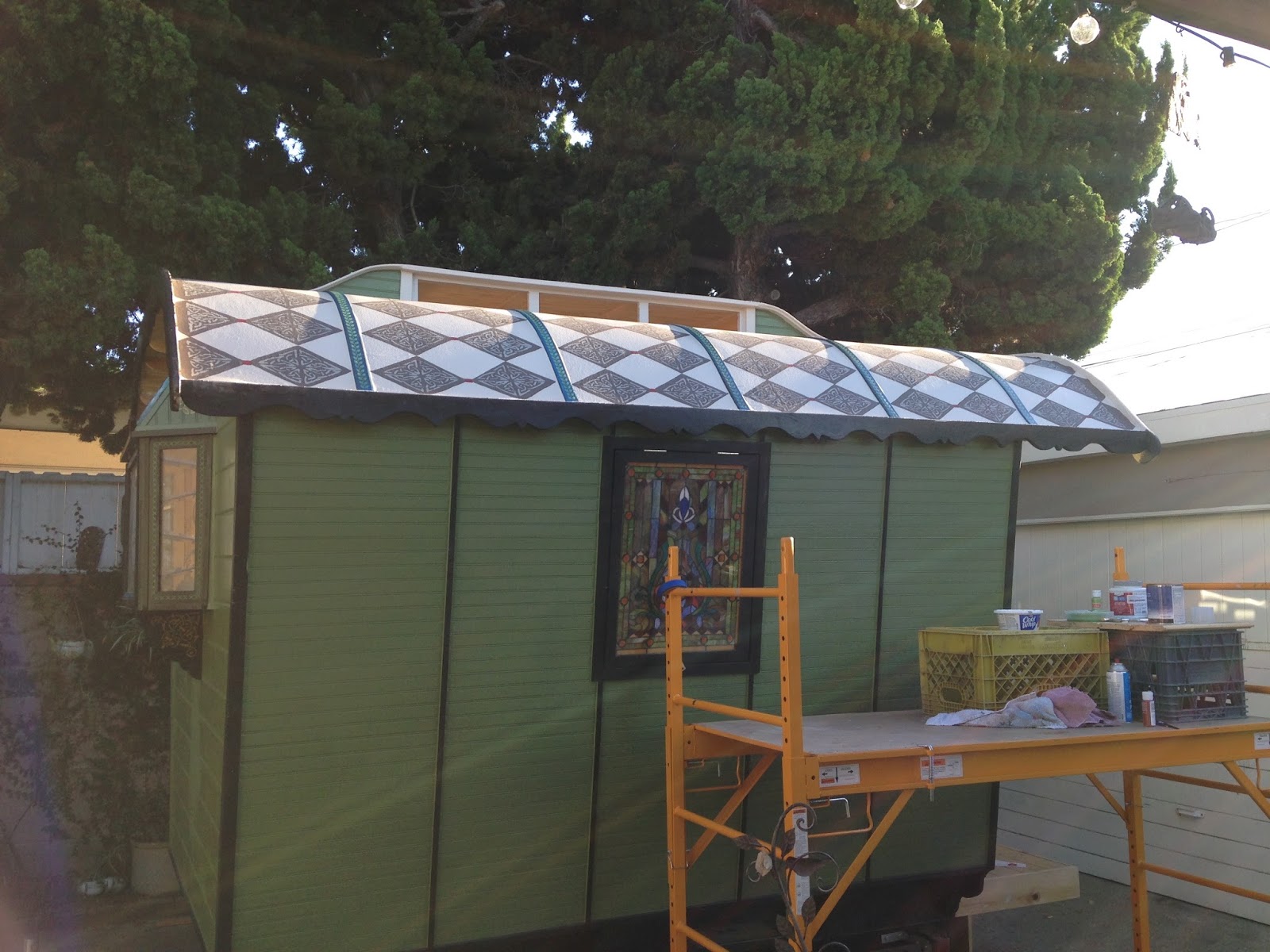 Tough Kitty Puffs: The roof on our vardo