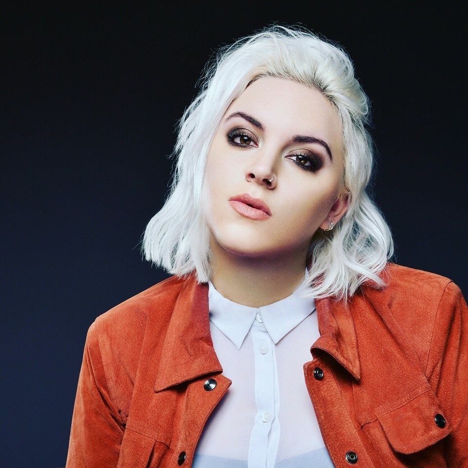 SCARLET BAXTER – SINGLE REVIEW