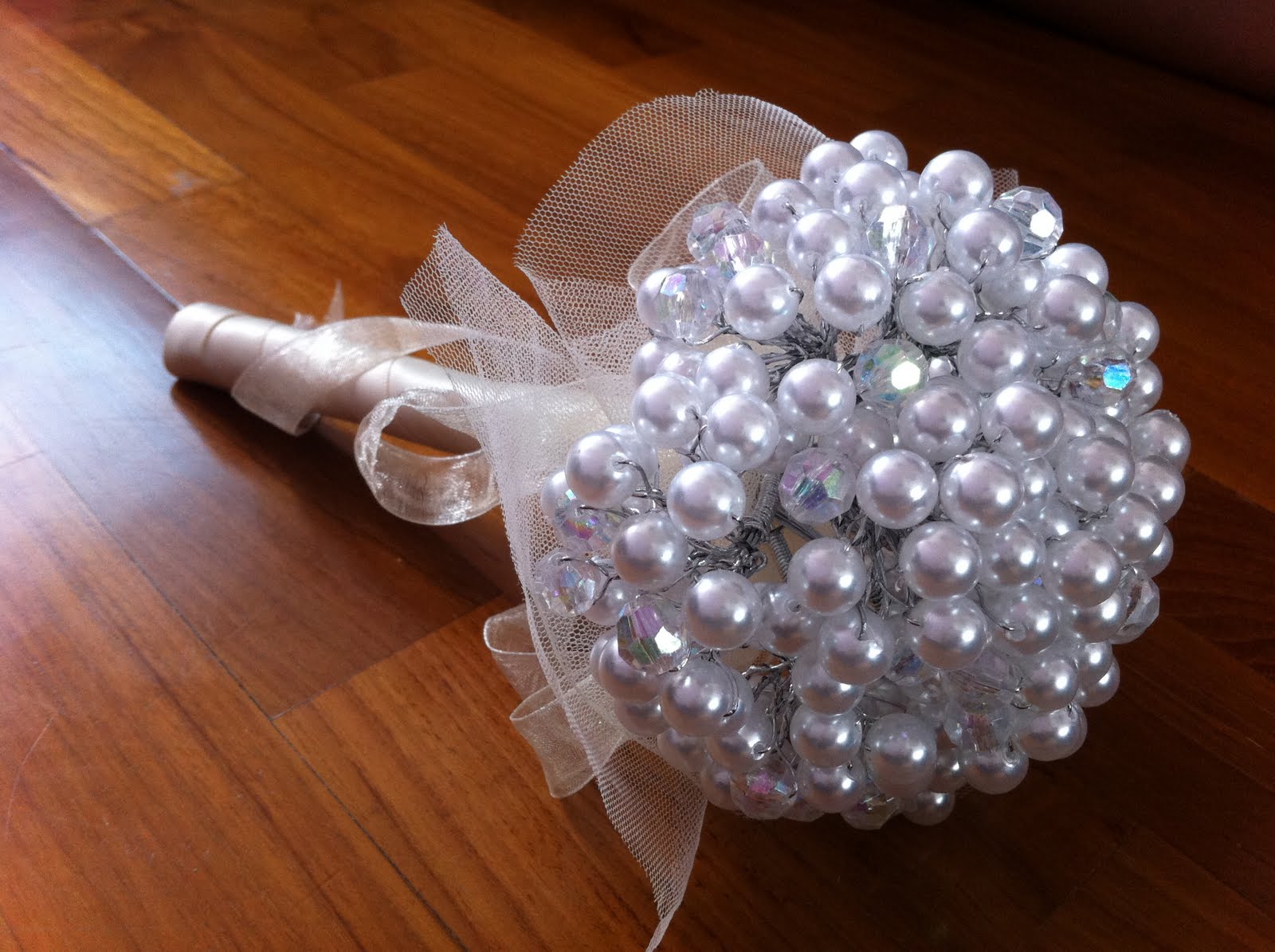 DIY : Pearl Hand Bouquet?