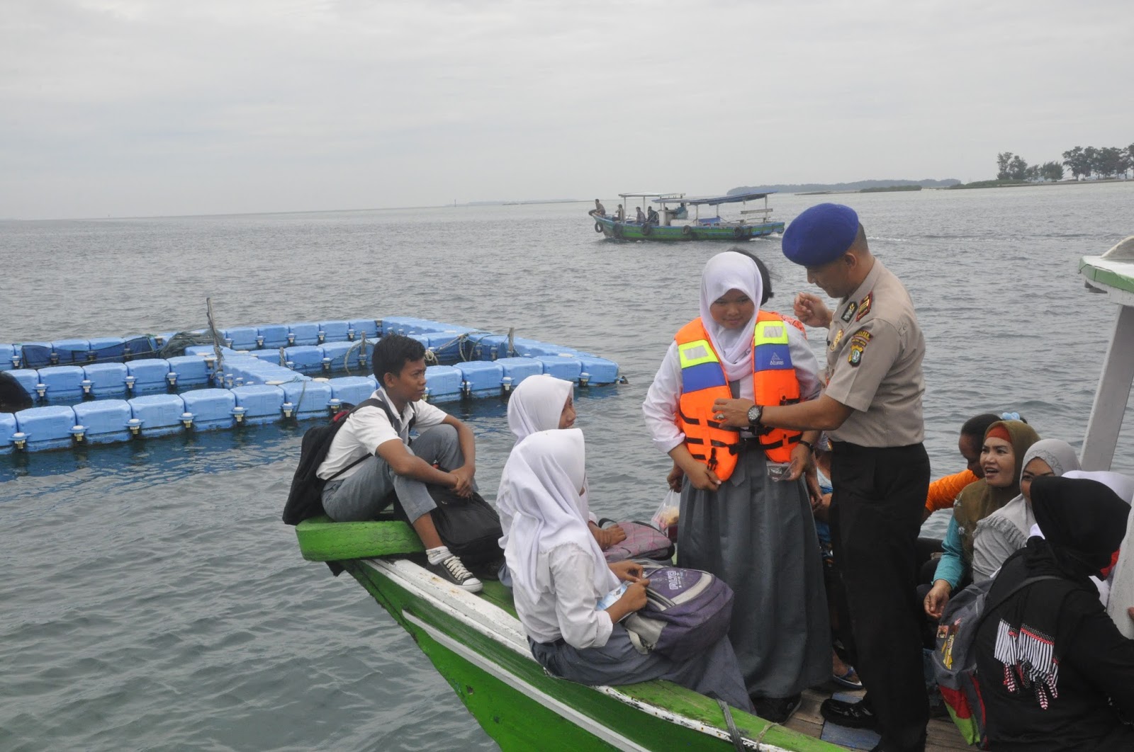 Keselamatan Pelajar dan Nelayan Menjadi Prioritas Sat Polair Polres Kepulauan Seribu