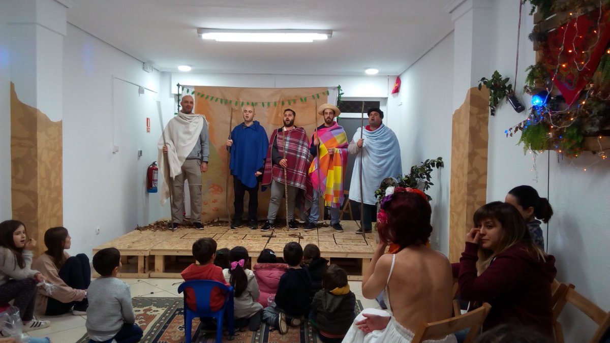 El Robledal de Todos: De capas castellanas, sagos, masais y reyes ...