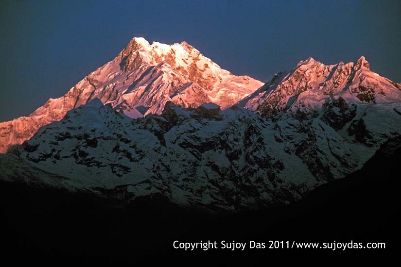 Trekking and Photography in the Himalaya: Kangchendzonga from Singhik ...