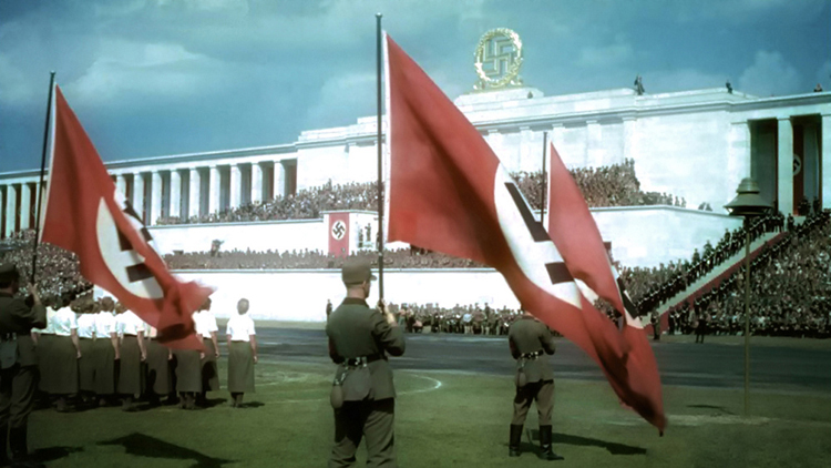 The Mirror: Rare Colorful Photos of Hitler