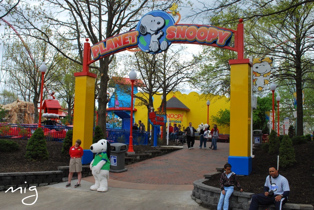 MidwestInfoGuide: Planet Snoopy Construction (WOF)