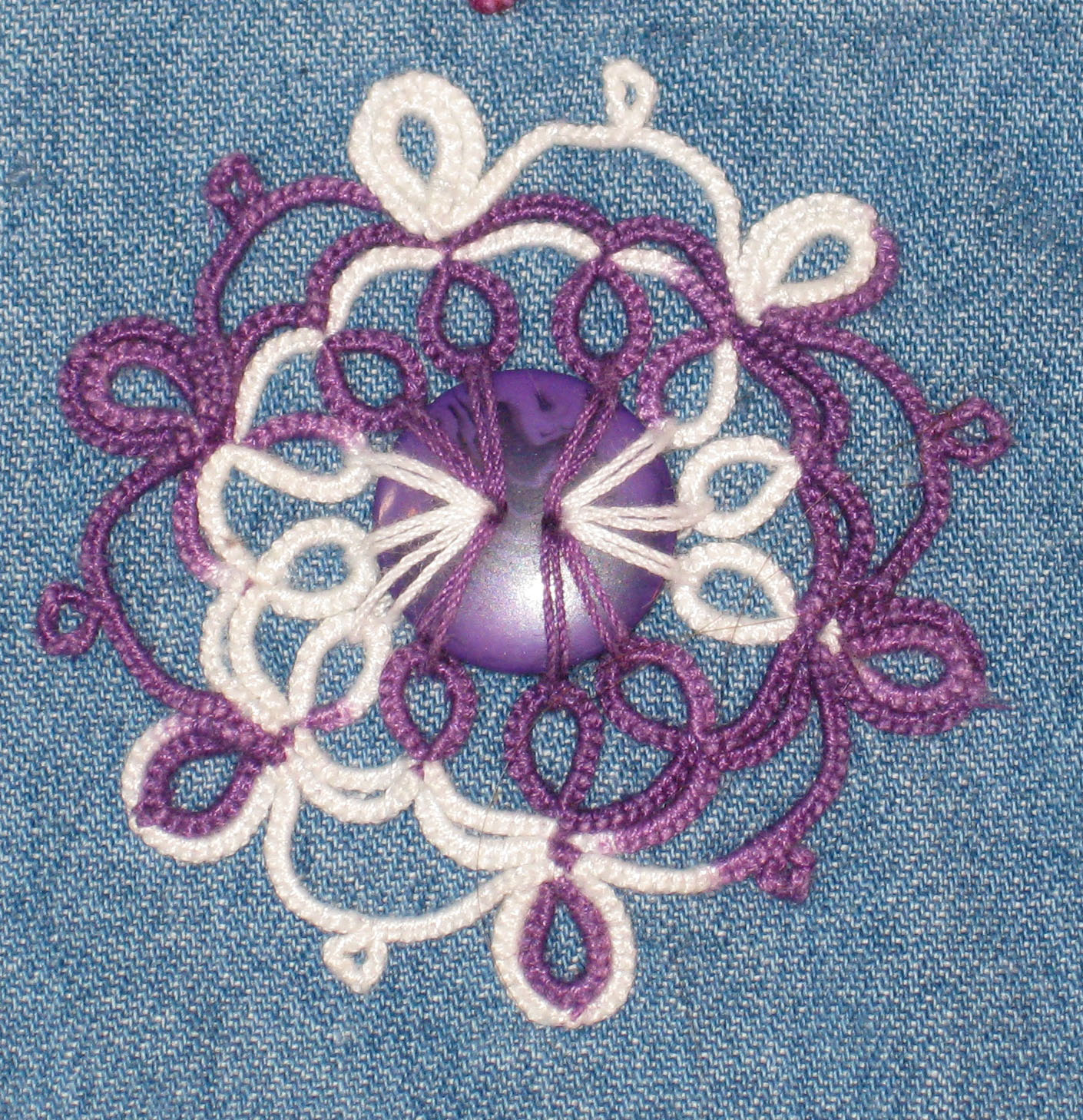 Tatting Treasures: Shirt Back--Jennifer's Button