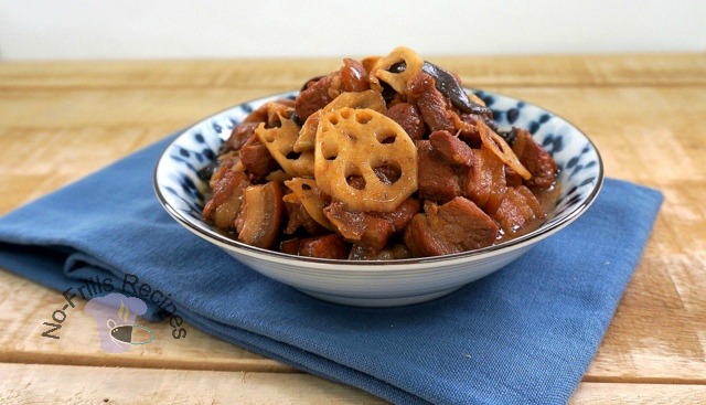 Braised Pork Belly with Lotus Root 莲藕焖猪肉