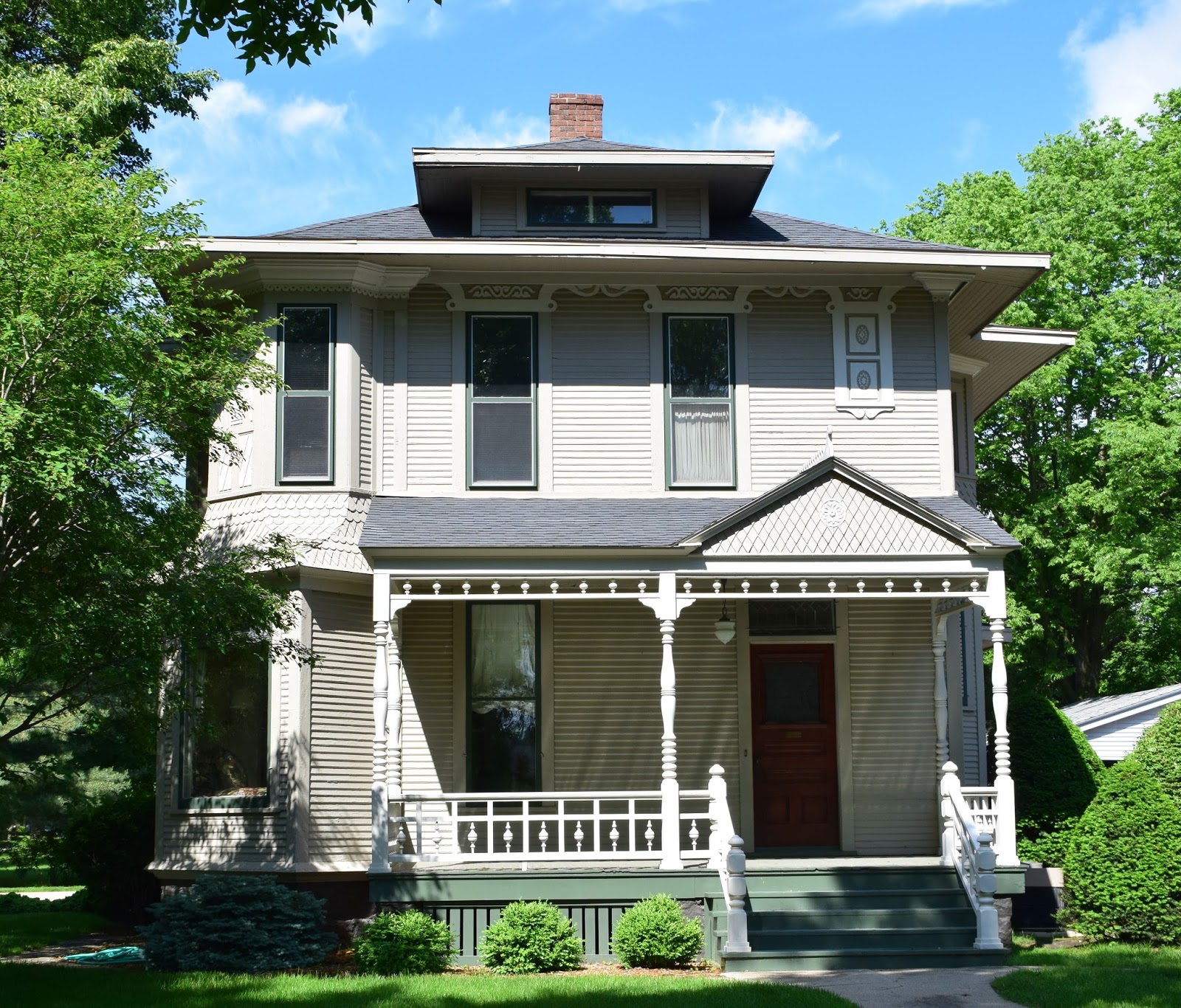 The Old House Blog: When Something Just Doesn't Look Quite Right.