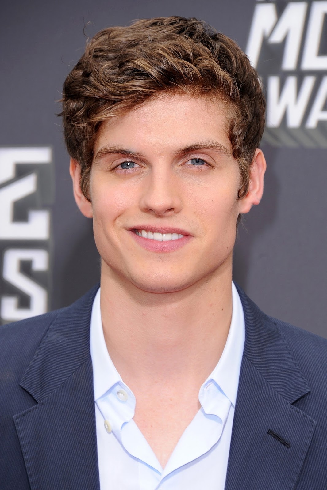 Resenha: A seleção - Kiera Cass - Etc e livros