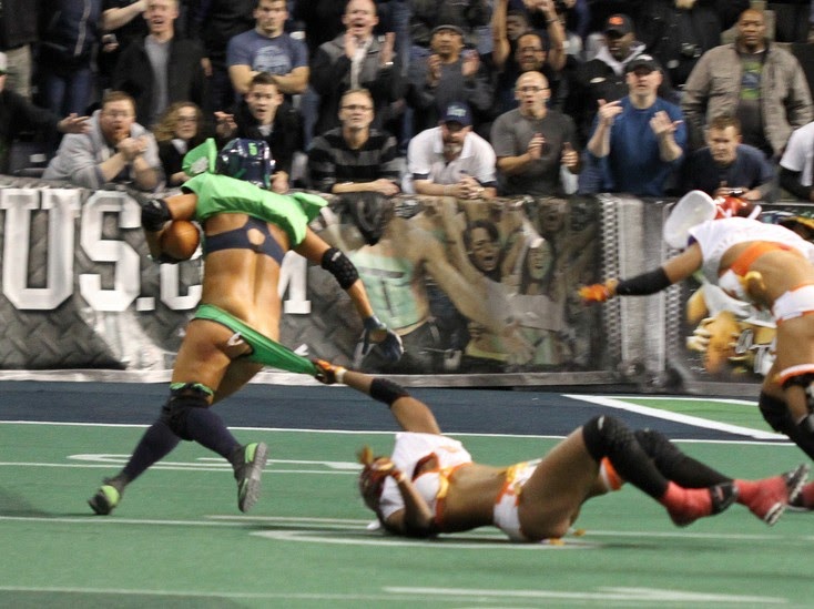 Tech-media-tainment: Photographer scores LFL wardrobe malfunction photos
