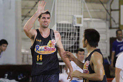 Bruno Sundov debuta en Filipinas con 30 puntos y 15 rebotes - Lucentum ...