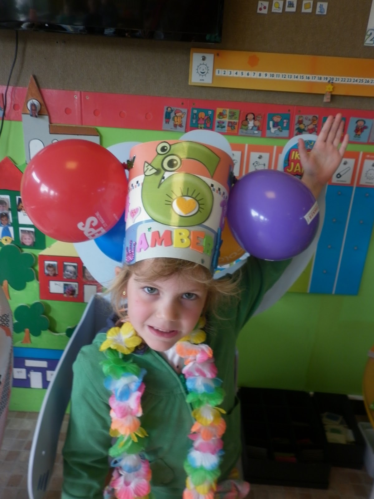 2de en 3de kleuterklas van juf Evelien: Amber wordt 6 in de grote vakantie